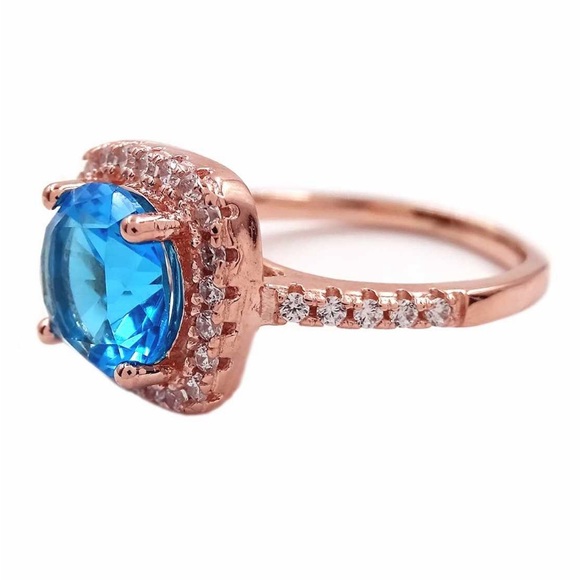 Savvy Cie | Jewelry | Savvy Cie 8k Gold Blue Topaz Ring | Poshmark